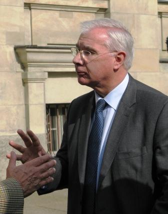 BBC Correspondent Brian Hanrahan dies: He represented a dying breed of ...