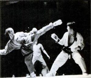 histoire du Karaté aux USA - Chuck Norris - Joe Lewis - Bill Wallace ...