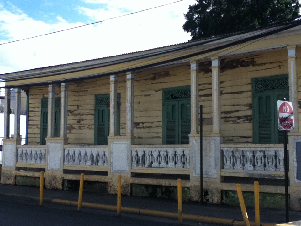 PUERTO RICO GALLERY: Yellow house