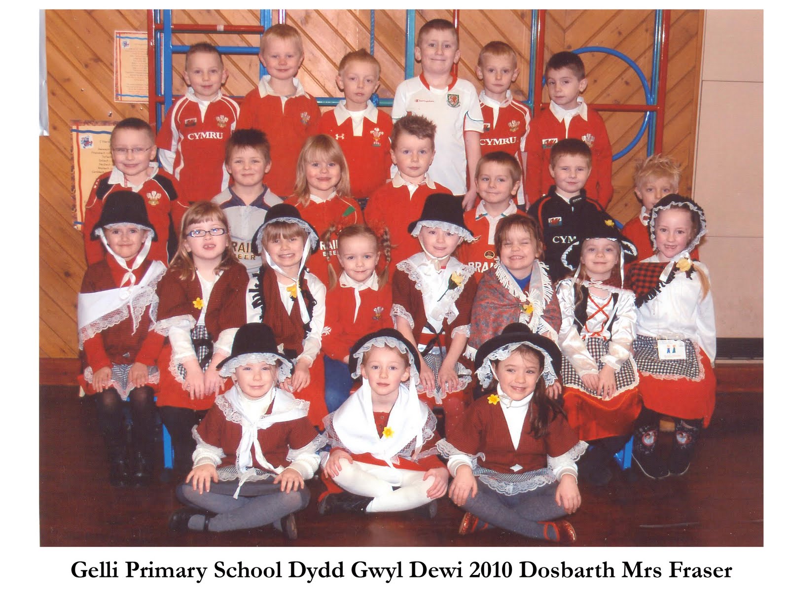 Gelli Primary School Latest News: St David's Day photographs No 1 Class 3