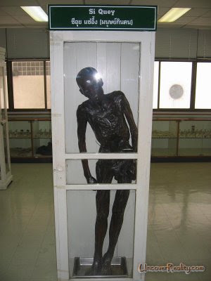 ODD NEWS AND STORIES: SI QUEY- Thailand's most infamous criminal