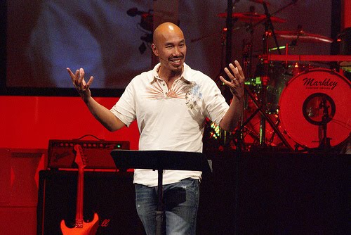 cellJ: Pastor Francis Chan