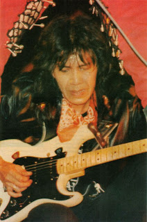 Guitarist: biografi ian antono