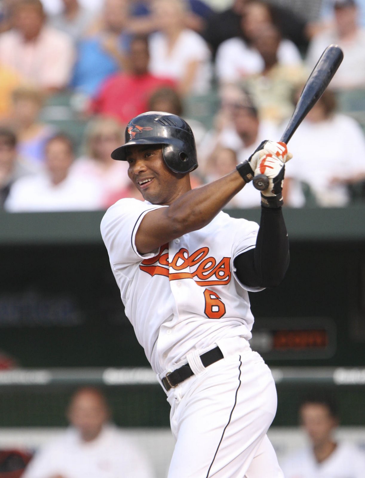 Luis Manuel Prada: Melvin Mora firmó con Arizona