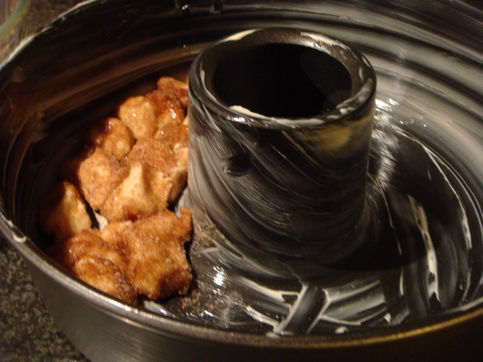 Delicious Dishings: Monkey Bread