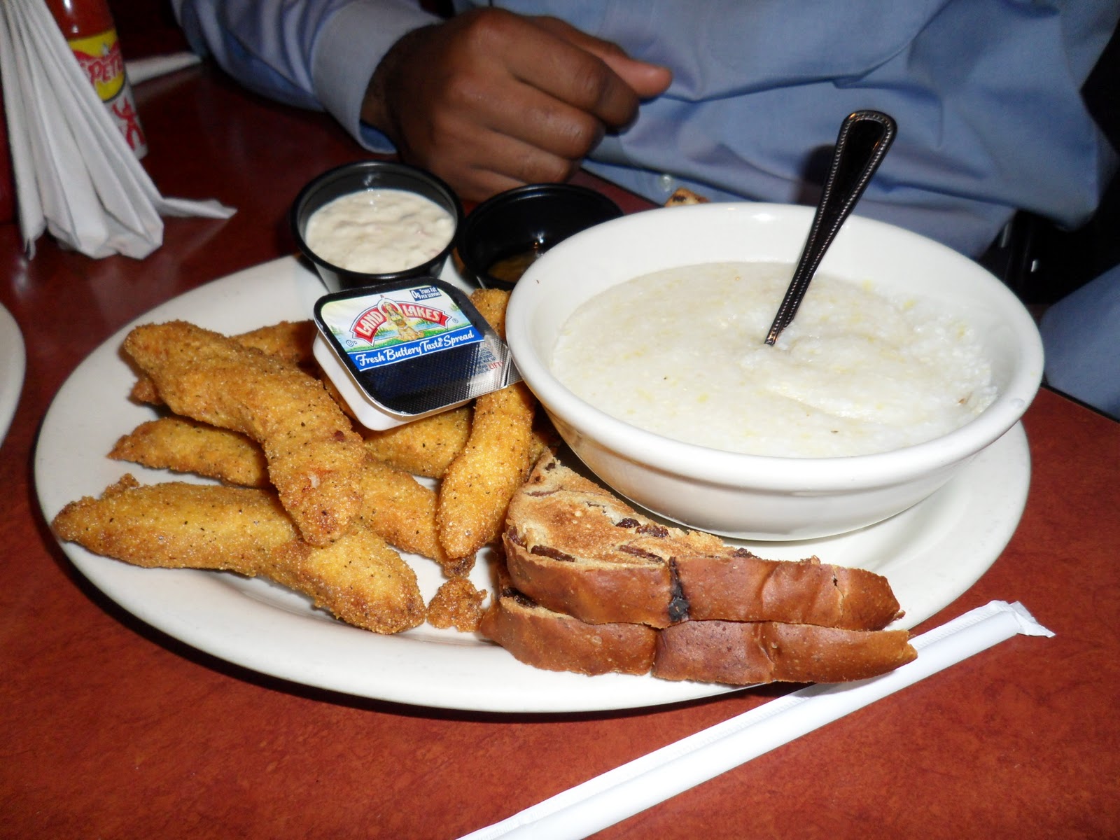 Gladys Knight and Ron Winans' Chicken and Waffles - Food Junkie Chronicles