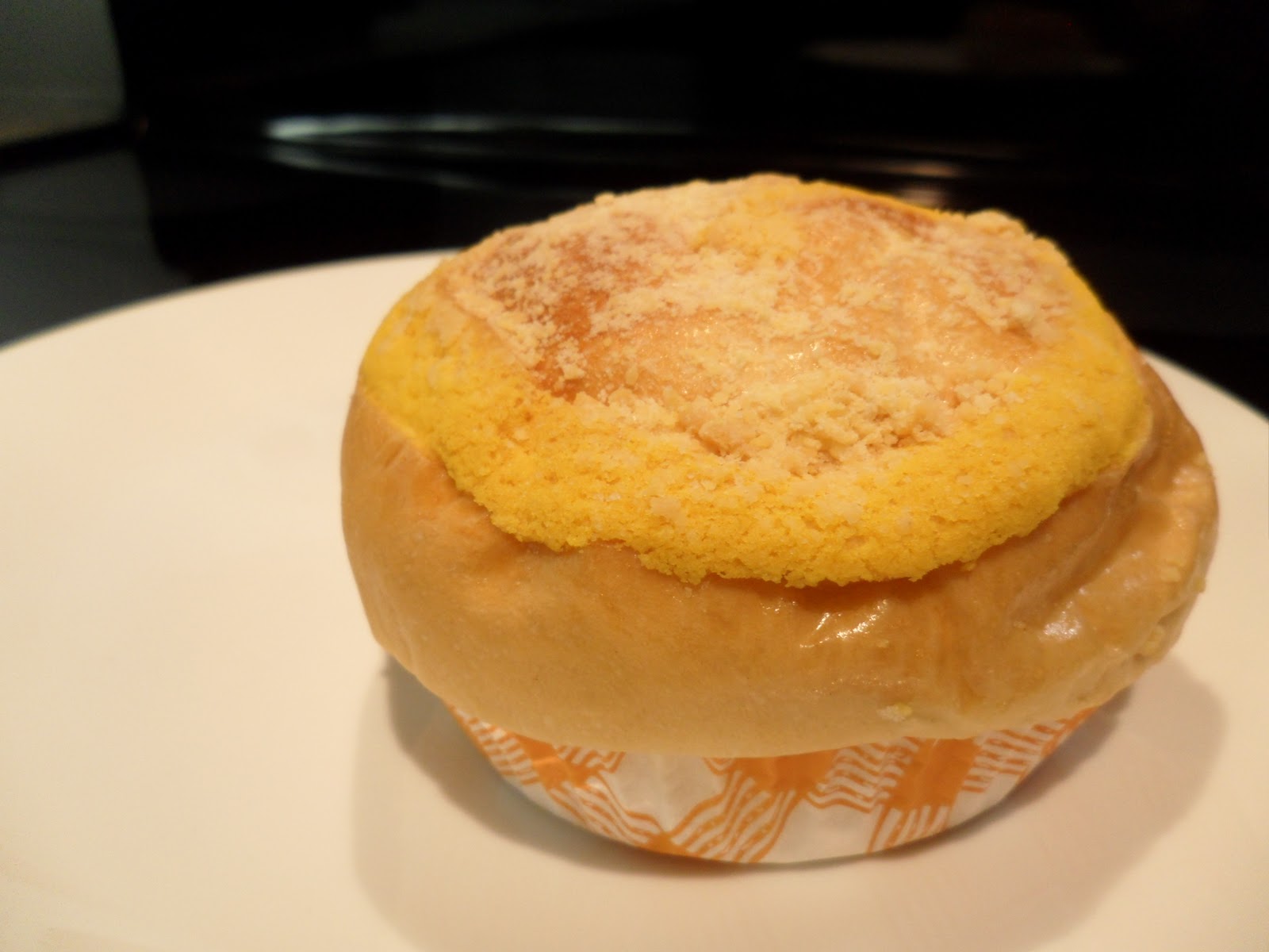 Round Buns From The Bakery - Food Junkie Chronicles