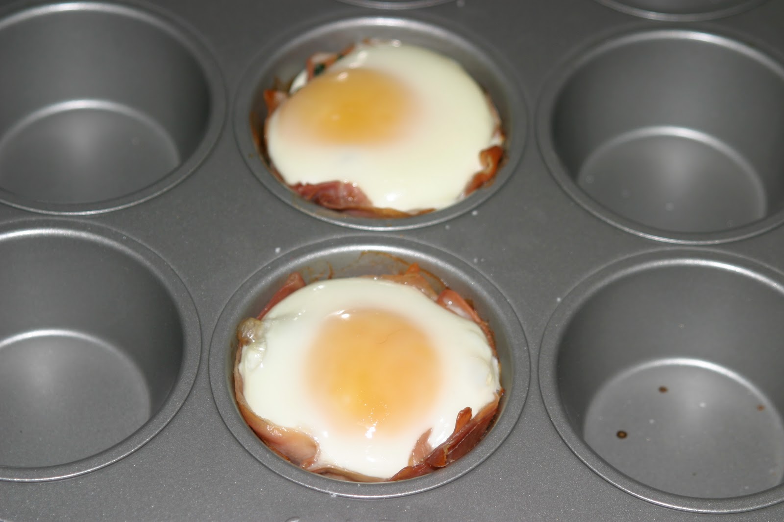 Rock 'n' Roll Gourmet: Breakfast Prosciutto Cups