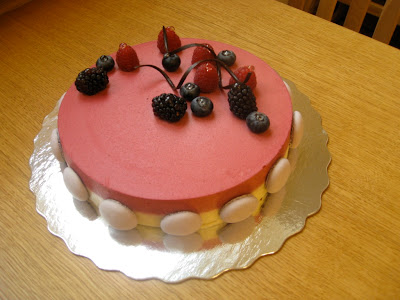 Ginger Rose: La Bamboche: New Cake!