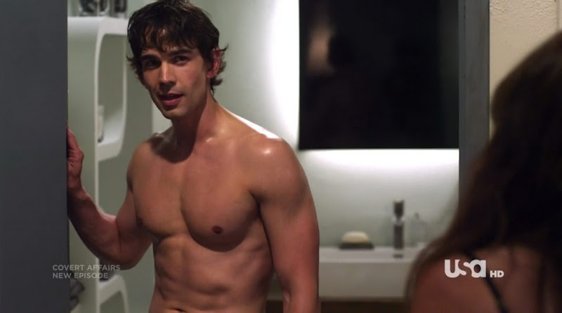 Christopher Gorham on Covert Affairs s1e07 - Shirtless Men at groopii