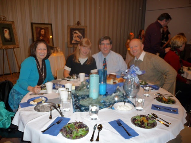 Honey I'm Home: Economical Christmas Church Dinner Decor