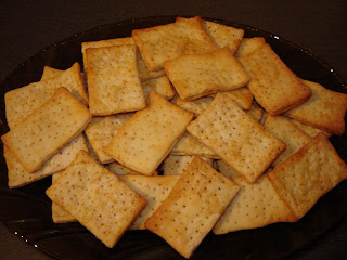 Ala's Cooking: Crisp salt crackers