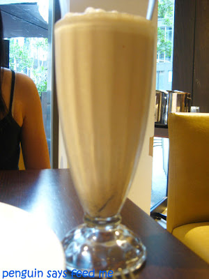 Penguin says Feed Me: Lindt Chocolat Café, Sydney