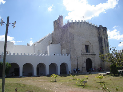 Primeros Templos Coloniales en Yucatán: Dzidzantún 1567