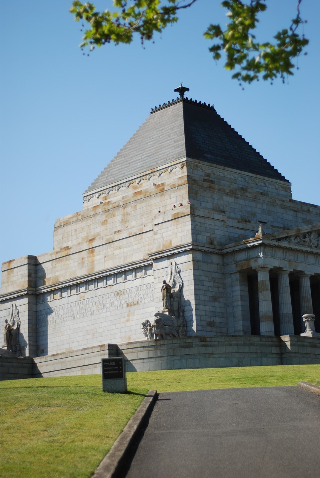 YS World: Shrine of Remembrance-- Melbourne