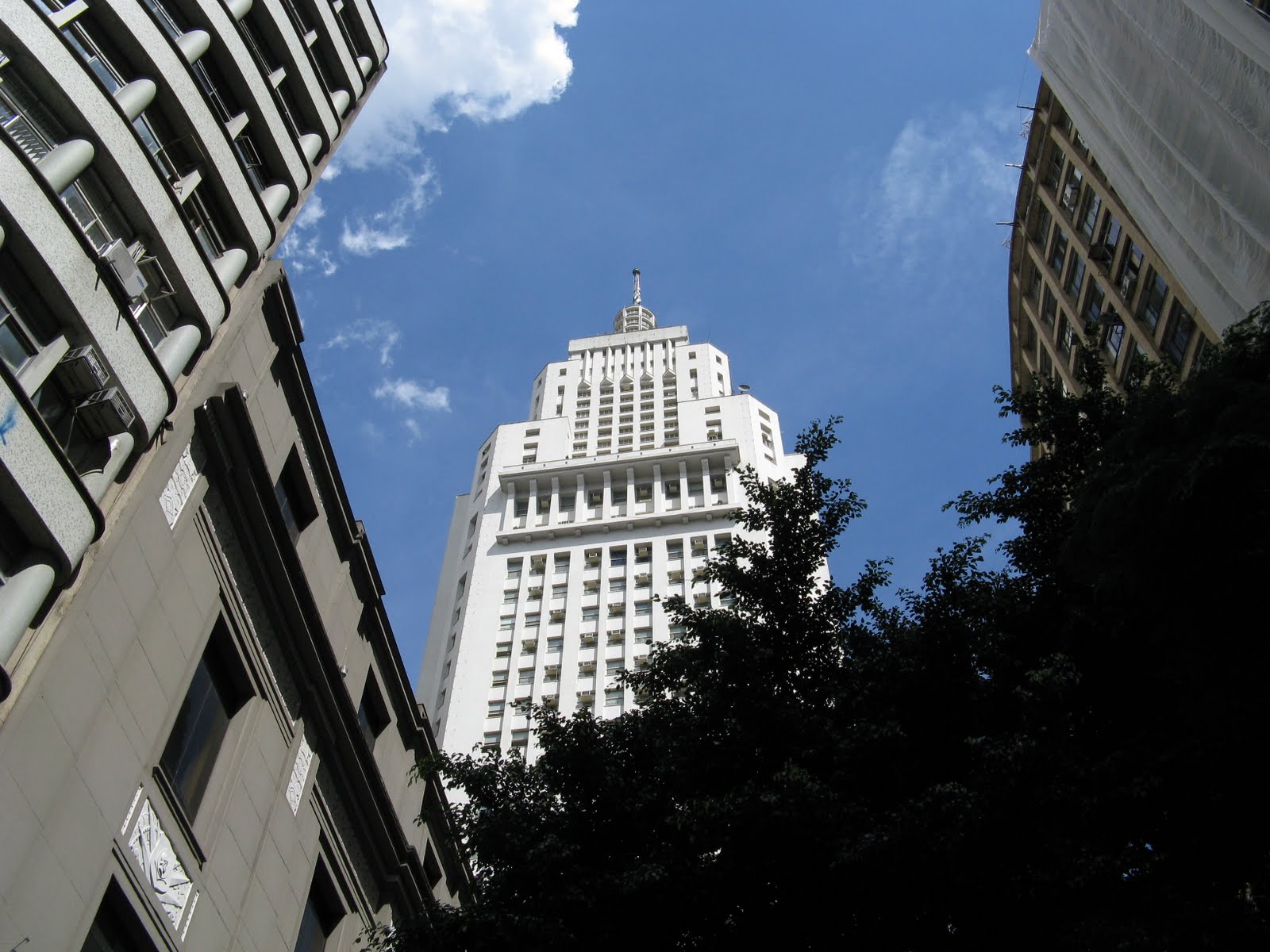 Louna en voyage: Sao Paulo : Troisième mégapole du monde.