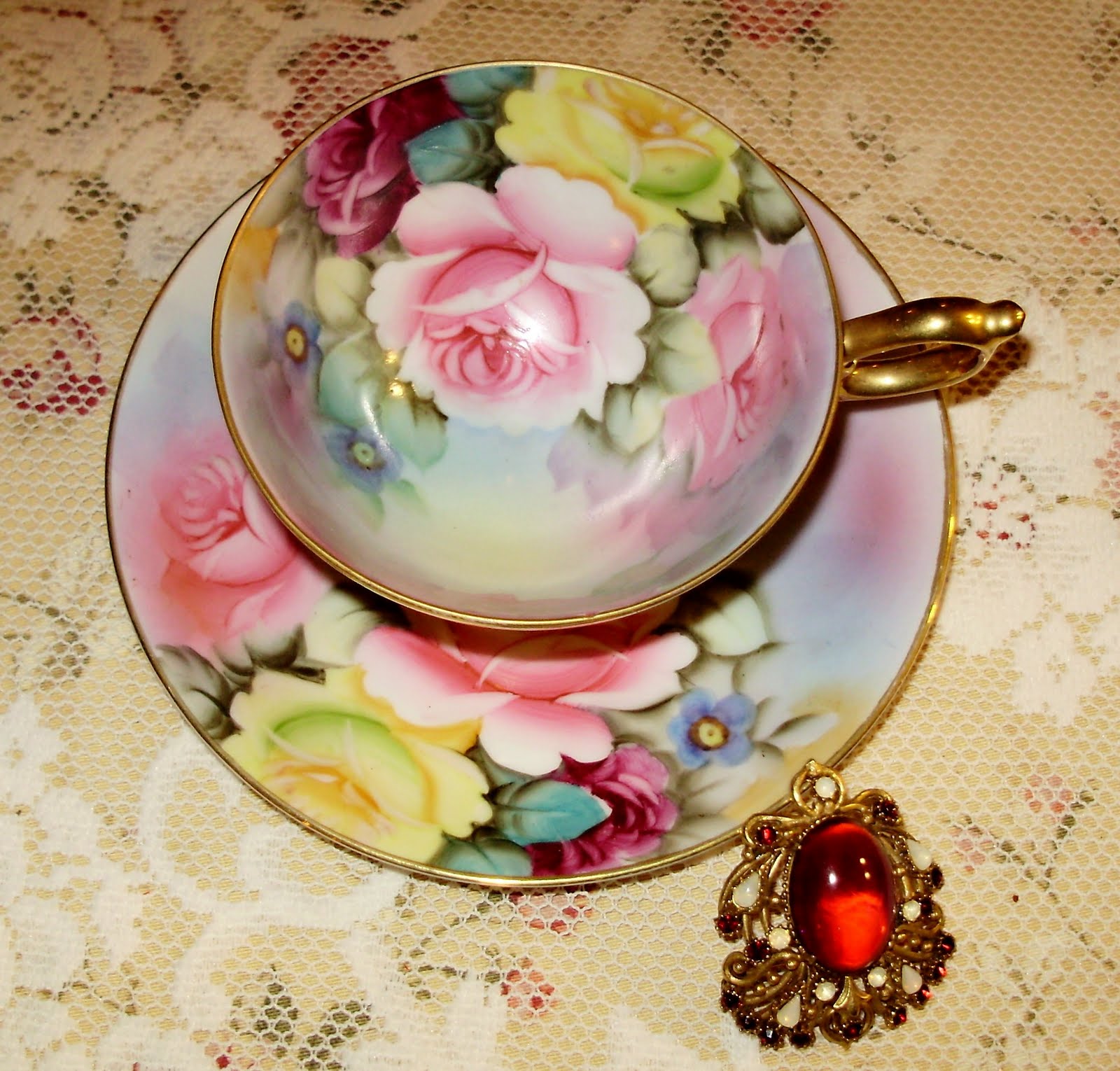 Martha's Favorites: TEA CUPS AND A BUG STORY!