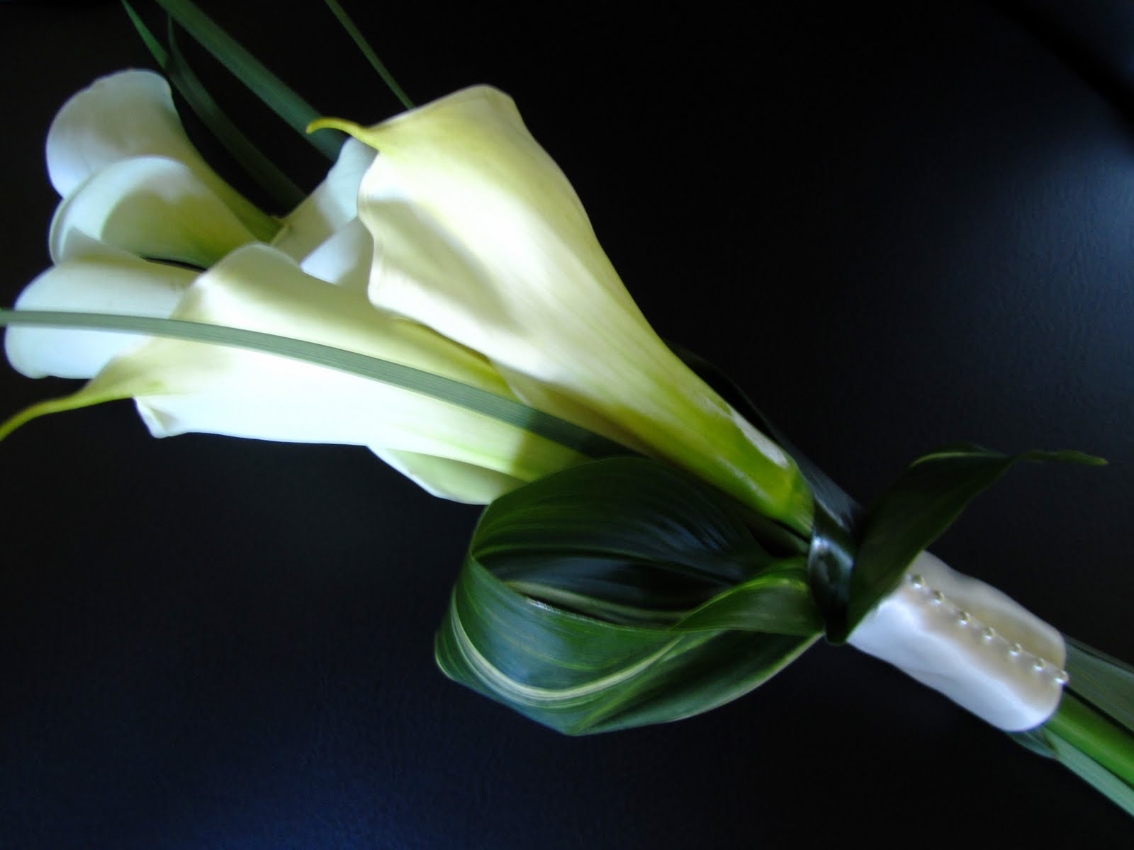 Manider's blog: calla lilies floating candles: