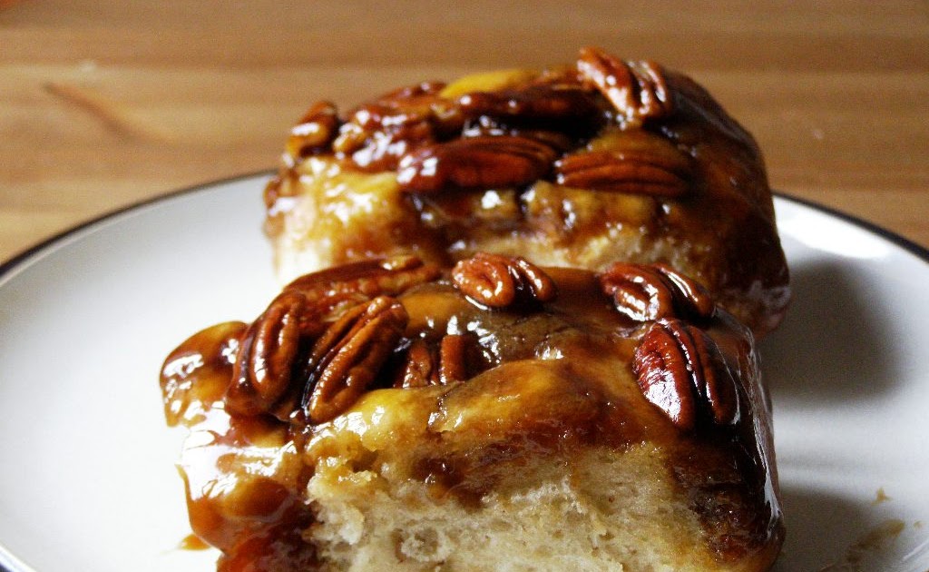 maple•spice: Sticky Pecan Buns