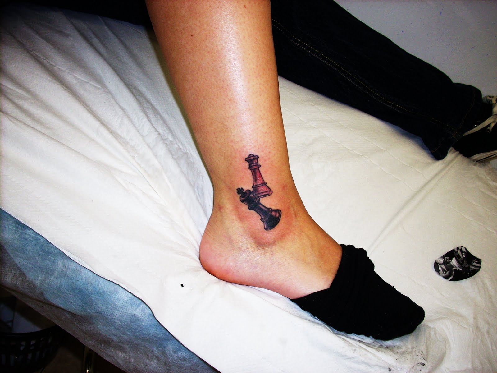 Akí está stetic tattoo: piezas de ajedrez, enrredaderas en toda la ...