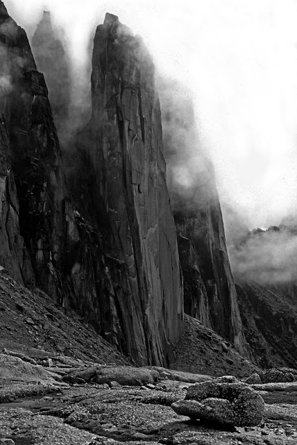 Blast from the past - Free climbing the Vampire Spire | BOLDERZN'WALLZ