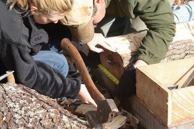 SUZY'S CABIN: Learning to hew a log by hand