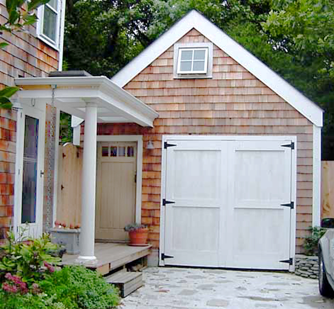Robert Lohman's Photos of the Hamptons: Side Entry