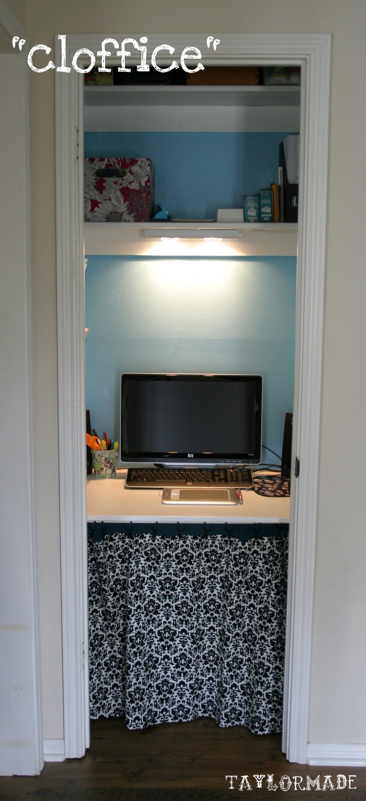 * Remodelaholic *: Computer Office In A Closet