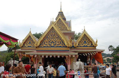 Mai Tomyam: Wesak Day 2009 at Thai Buddhist Chetawan Temple, Petaling Jaya