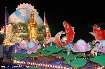 Mai Tomyam: Wesak Day 2009 float procession at Chempaka Buddhist Lodge