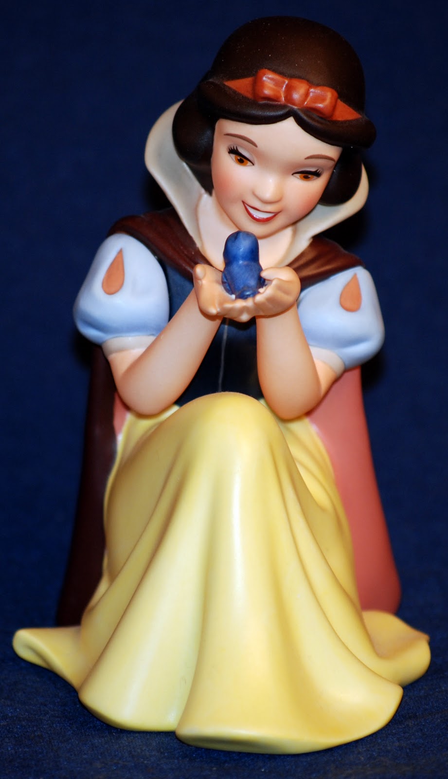 Filmic Light - Snow White Archive: WDCC Collectors Society 'Snow White ...