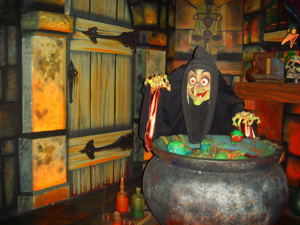 Filmic Light - Snow White Archive: Snow White's Ride at Walt Disney World