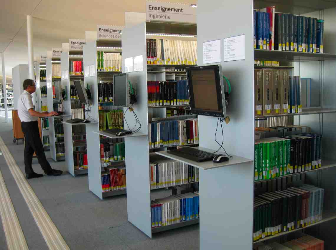 Béatrice De: EPFL. Ecole Polytechnique Fédérale de Lausanne. La ...