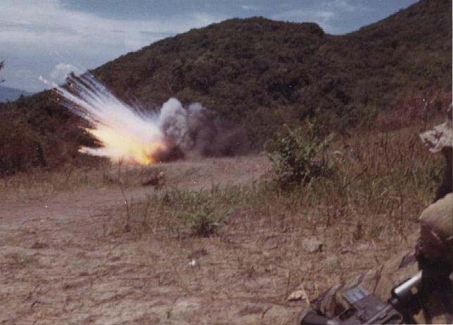 Huy Hieu va Trang Bị Biệt Kích Nha Kỹ Thuật: Claymore Mine