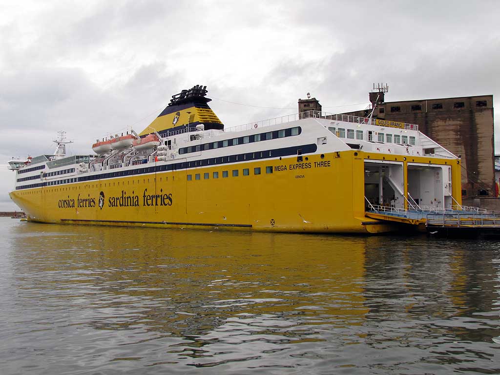 Livorno Daily Photo: Ferries are Back
