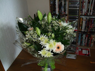 KAREN'S CURIOSITY CORNER: Flower Arranging for Dummies