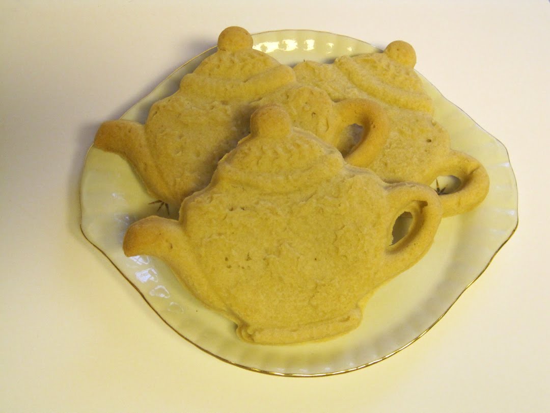 Tea With Friends: Teapot shortbread cookies
