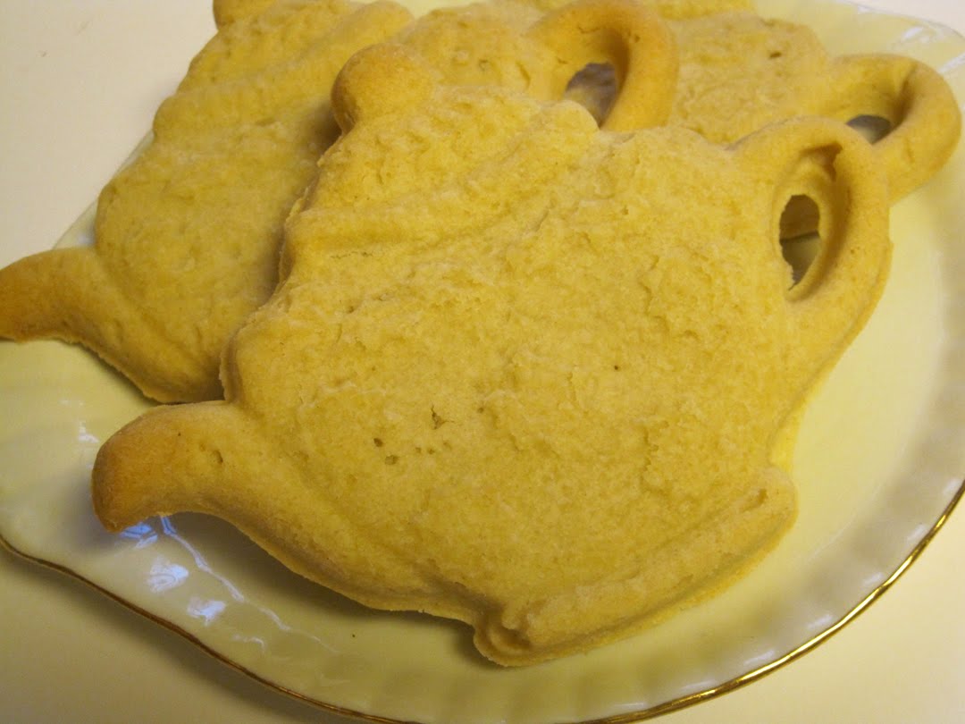 Tea With Friends: Teapot shortbread cookies