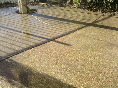 GreenBee: FIRE PIT AND EXPOSED AGGREGATE CONCRETE