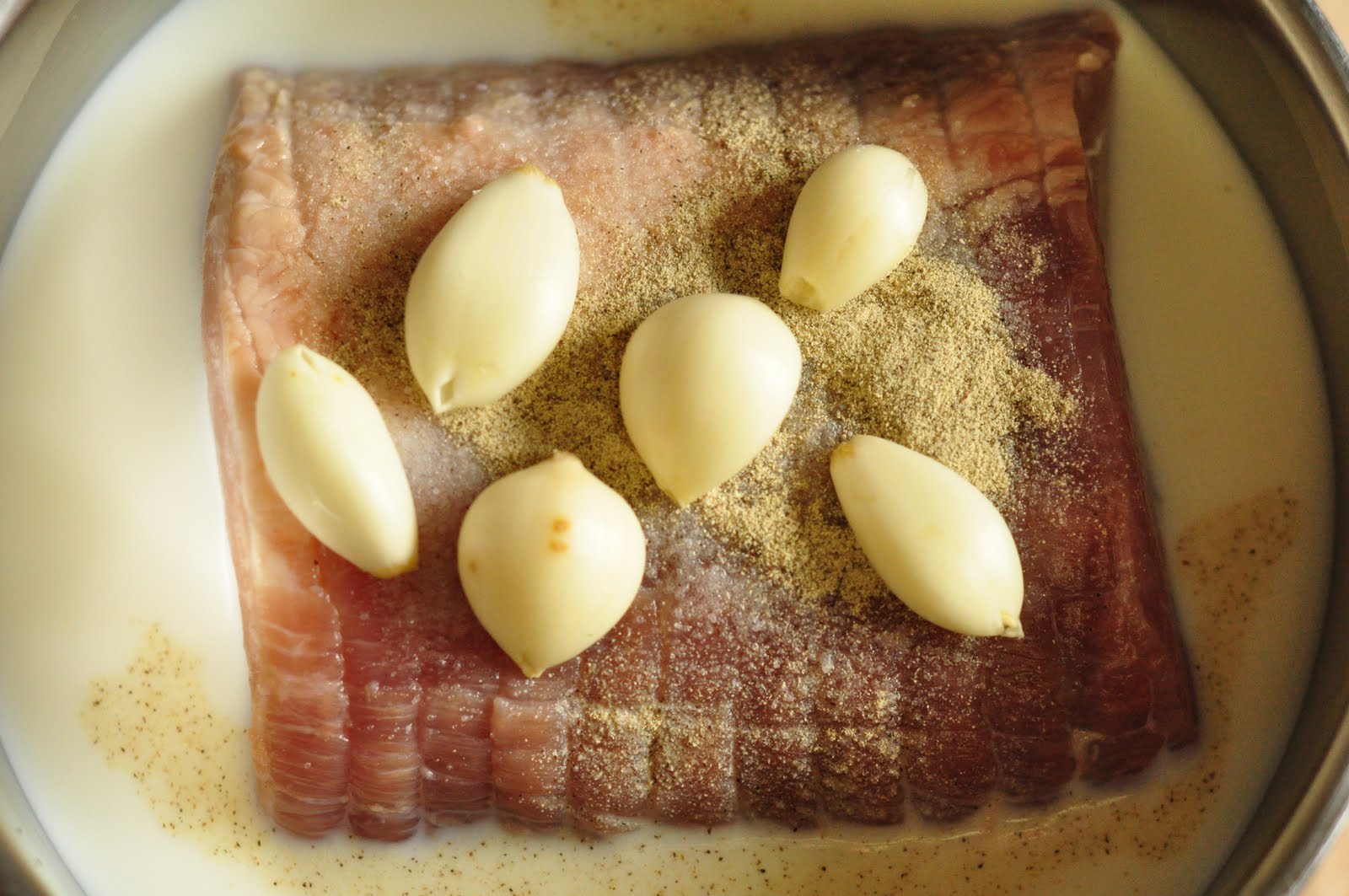 Melcul in bucatarie: Porcusor in lapte