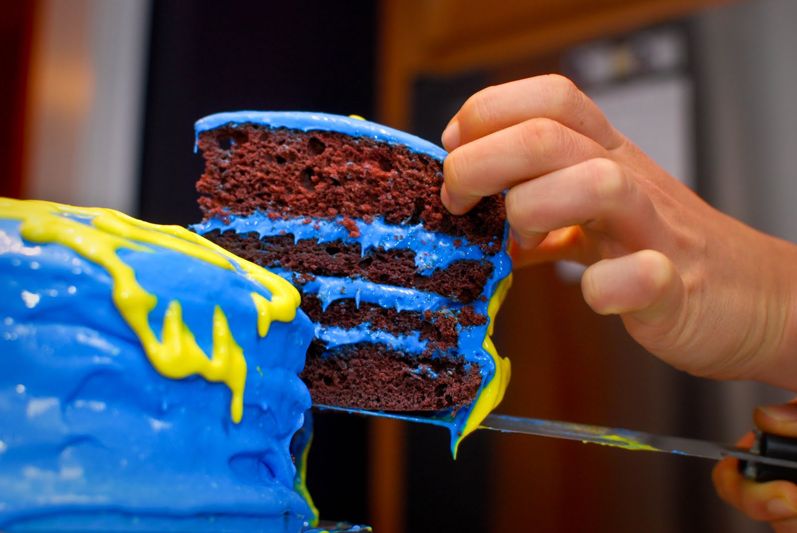 Eat, Run, Read: Cake of the Week: The Blue Cake - oh man.