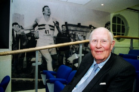 Eat, Run, Read: Literary Bite: The Perfect Mile by Neal Bascomb