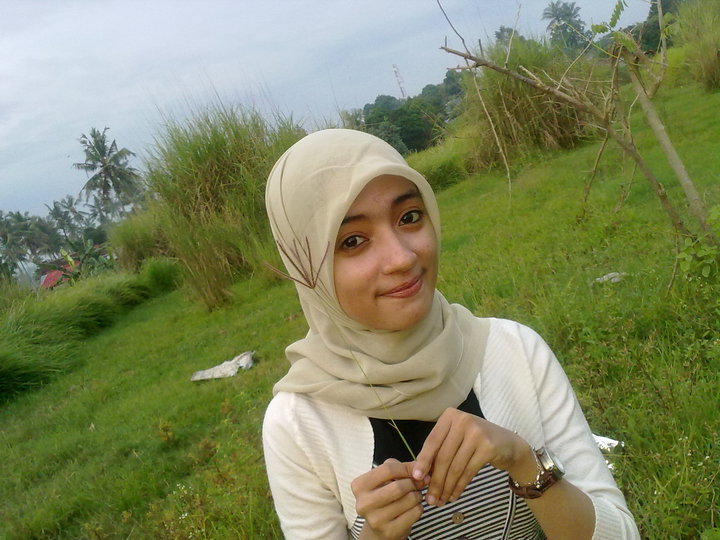 Model Indonesia: Mahasiswi Jilbab Cantik