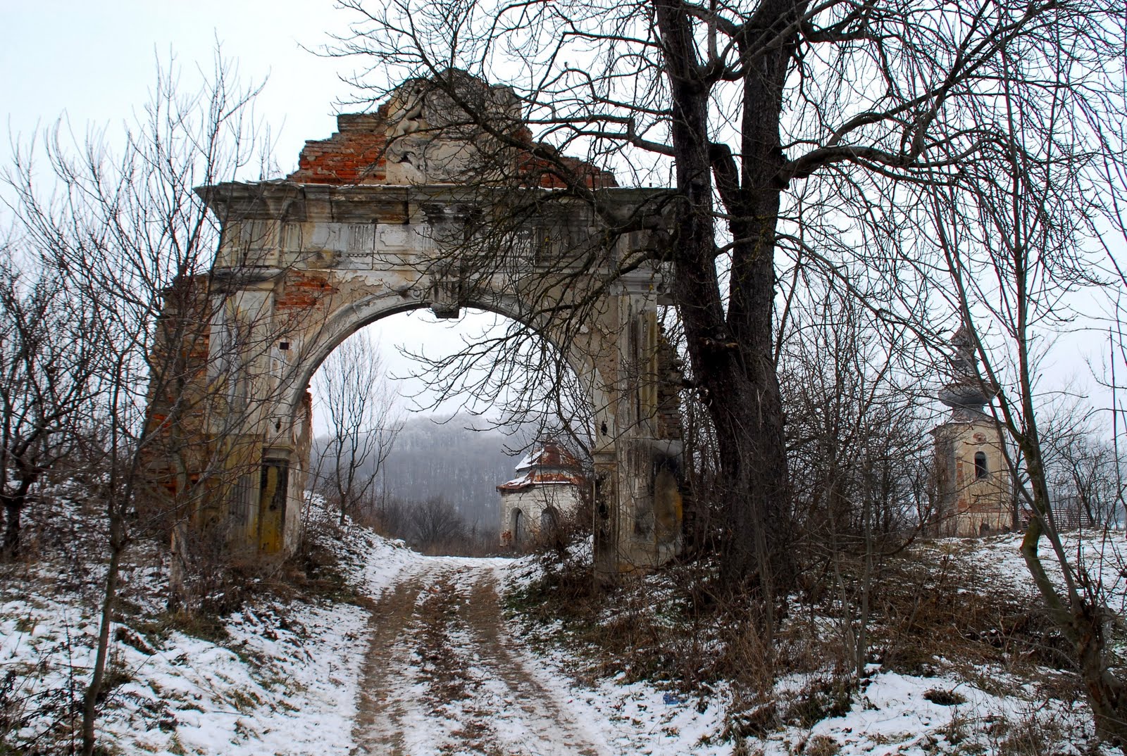 ROMANIA - LAND OF LEGENDS
