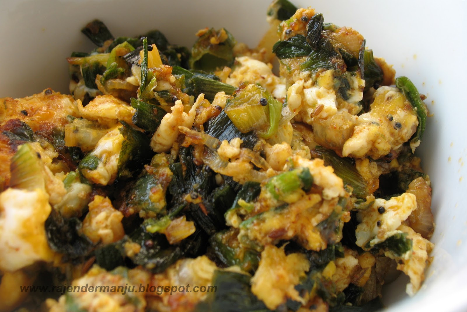 Life is beautiful !!!: Spring onions and egg curry / Ulli aaku, kodi ...