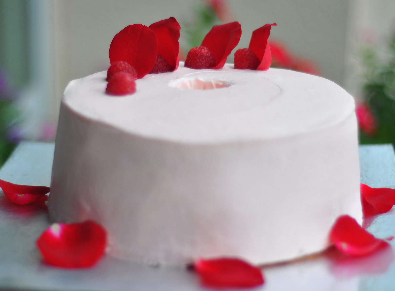 a spoonful of sugah: Ispahan Cake