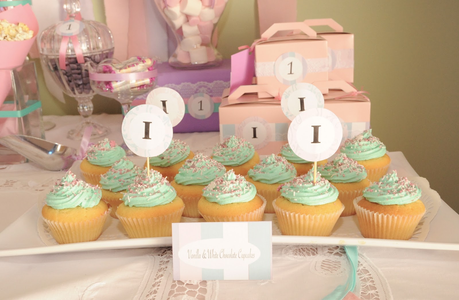 35 Cute 1st Birthday Party Ideas For Girls | Table Decorating Ideas