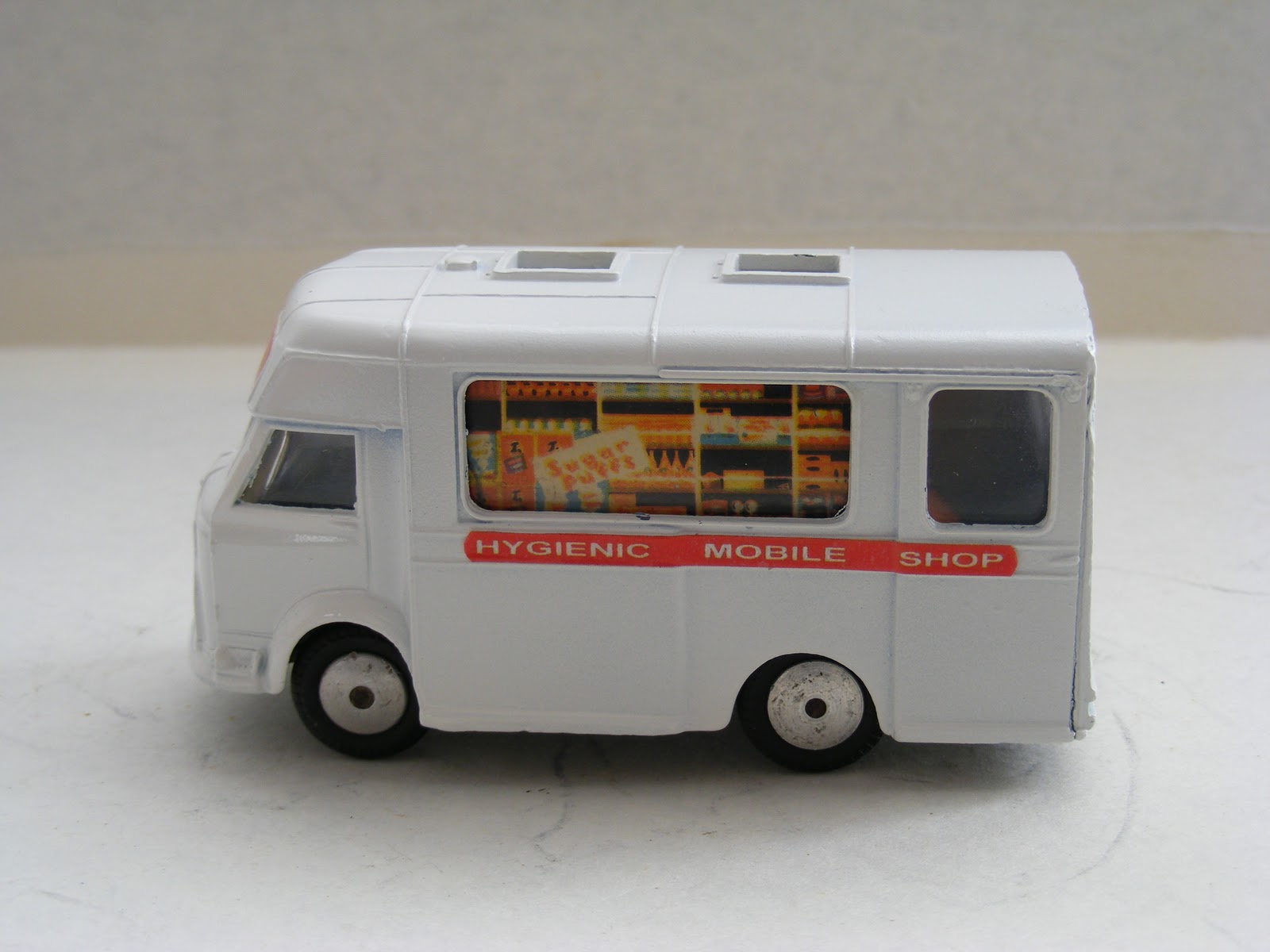 Corgi Diecast: Corgi Toys - 407 Smiths Karrier Bantam Mobile Shop
