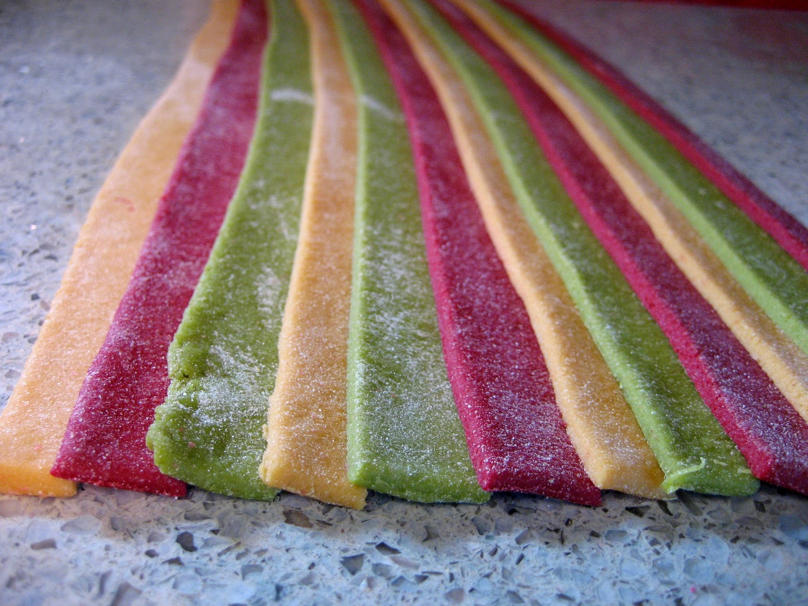 Homestyle Vegetarian Cooking: Striped Pasta (Linguine & Ravioli)