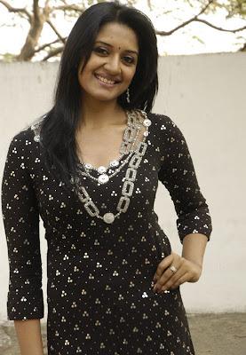 Film Actress Photos: Vimala Raman Latest Photos In Black Churidar